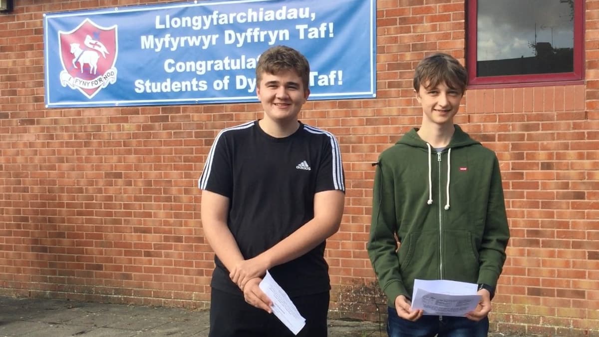Dyffryn Taf School celebrates GCSE success | narberth-and-whitland ...
