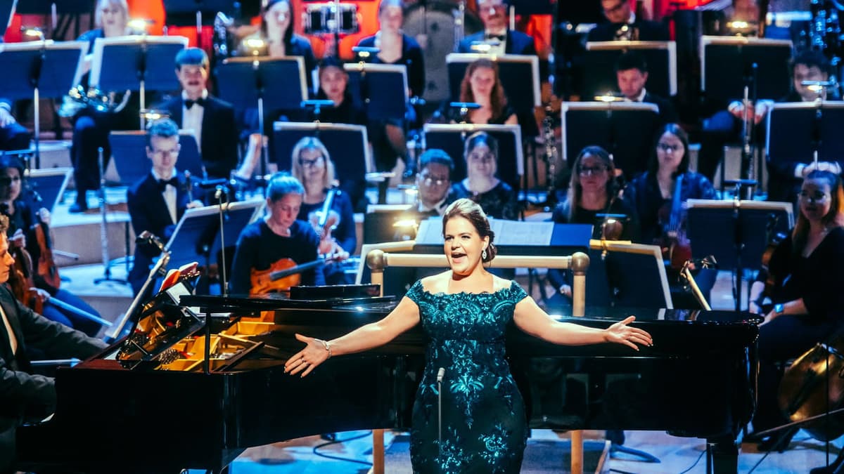 Jessica Robinson wins Welsh Singers Competition | narberth-and-whitland ...