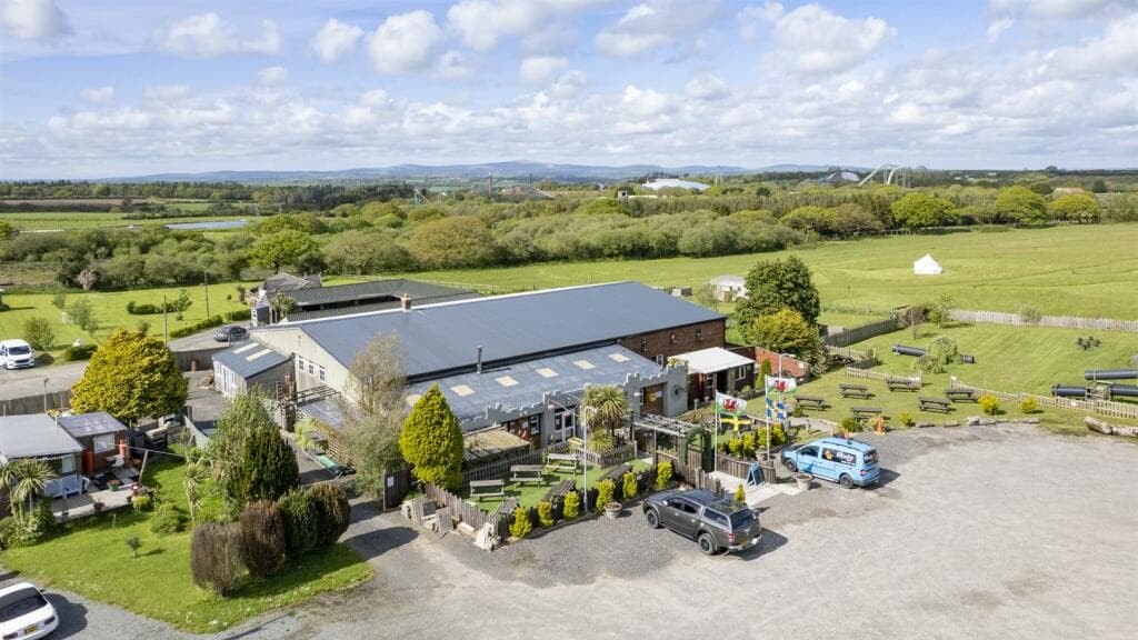 Martletwy pub for sale has a secret room behind a bookcase - plus its ...
